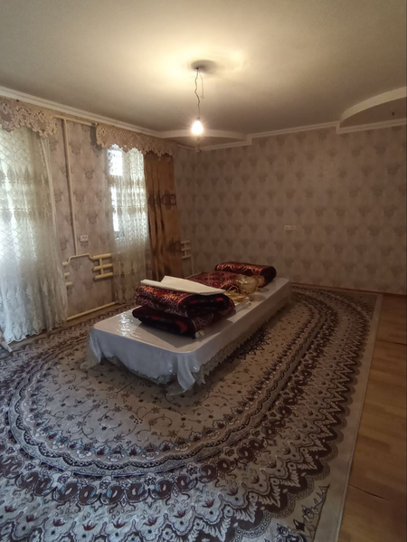 Продается четырёхкомнатный дом с земельным участком в Бектимирском рай