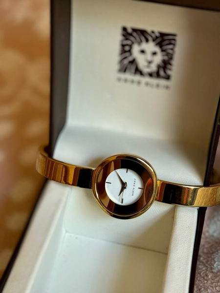 Женские часы Anne Klein