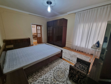 Hovli uzoq muddatga ijaraga beramiz