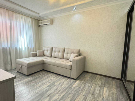 Продам ЕВРО квартиру в Центре, Новомосковская, 15 гор. больница