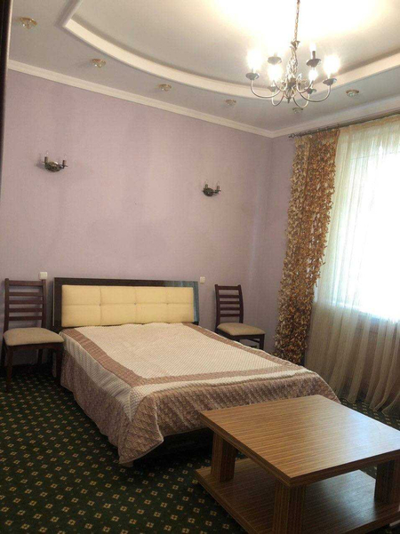 New building in center metro oybek 4 room 3 bedroom 2 bathroom