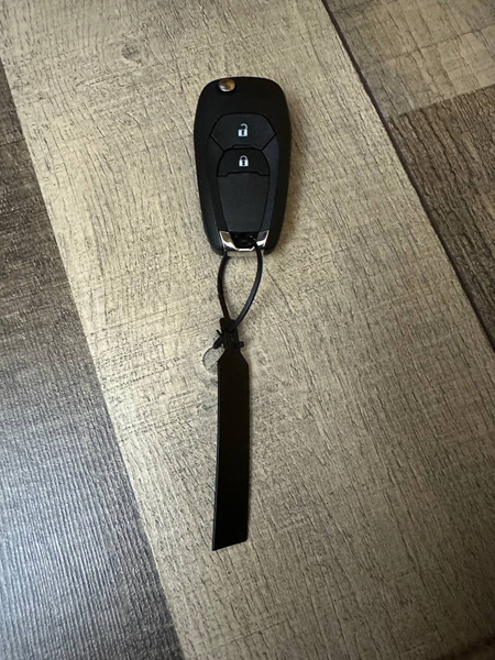 Авто ключ от Tracker 1.  GM Pult ot Tracker 1