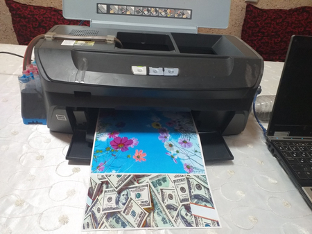Epson r270 б/у Сотилади 1 млн