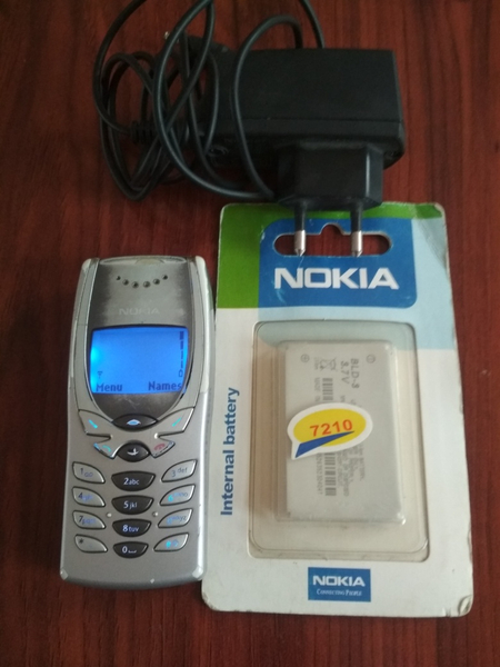 Nokia 8250 бабочка ретро регистрация есть
