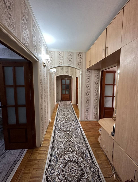 Продам 5 ком квартиру на Карасу-1