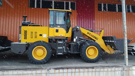 в наличии Фронтальный погрузчик 1,5 куб 92 квт STRONG 939 кредитлизинг