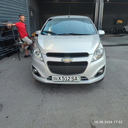 Продам срочно Спарк 2011
