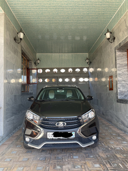 Автомобиль Lada Xray
