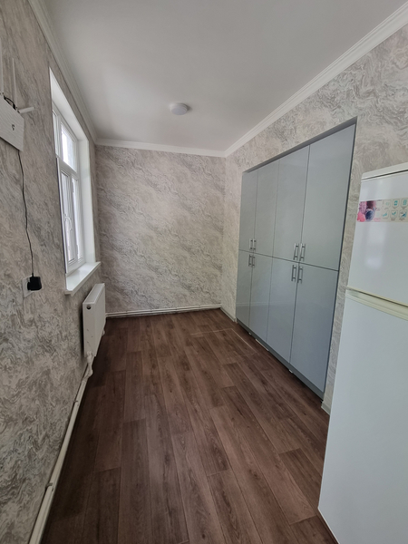 Sogdiana 34 uy 2 xonali + podval arendaga beriladi