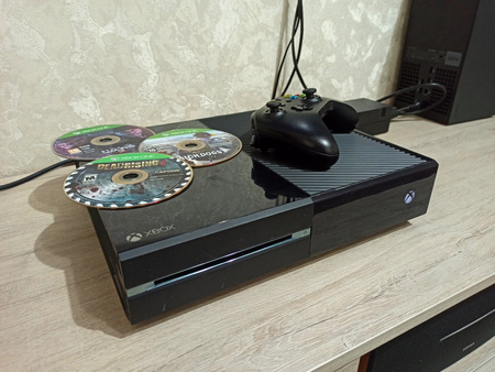Xbox One 500gb с дисками
