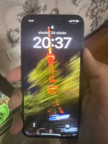 XS sotiladi yomkosti 83% karobka bor aybi face id ishlamaydi