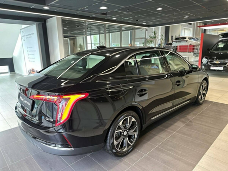 Hongqi-E QM5 новый