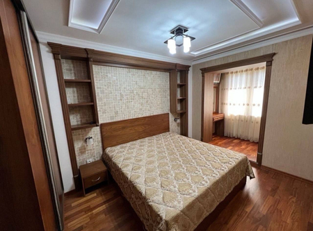 ПРОДАЕТСЯ 4/4/5
на Садык Азимова 
ор: ГУВД Корзинка
(Мирабадский район