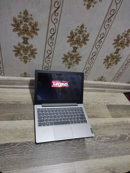 Lenovo ofisnoy ixcham noutbook