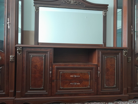 Mebel zal uchun xolati yaxshi xechqati buzilmagan