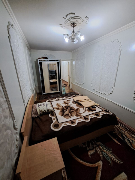 Чиланзар г9а 2/3/4 
Балкон 1,5х3
Смежка
Фотки старые, 
В квартире есть