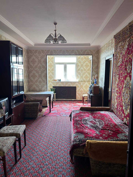 2 комнатная Рисовый базар 50м2. Балкон 1.5/6