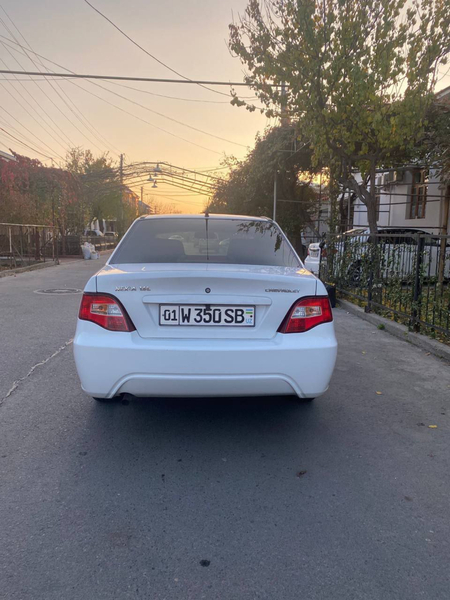 Neksia 2 do’ns 1.6 sotiladi