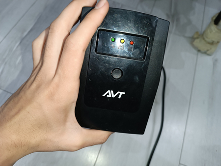 UPS AVT 850 AVR - источник бесперебойного питания,