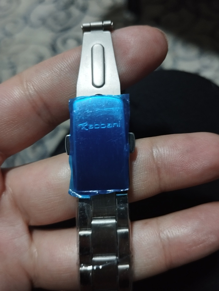 Продам фирменные часы
