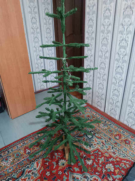 Продам ёлку б/у.
