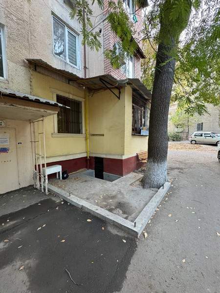 Чилонзор Дўмбирободда срочно квартира сотилади