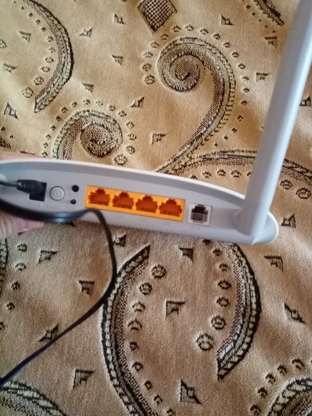Wi-Fi роутер ADSL состояние хорошее, рабочий