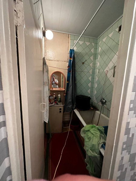 Продажа квартиры

Чиланзар 5 квартал 
1²/1/4  Балкон 1.5*6 метров 
Ор-