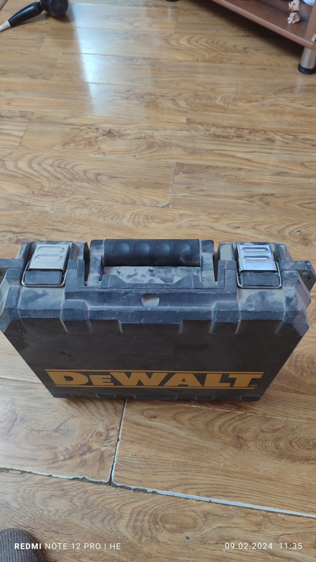 Шуруповёрт DeWalt