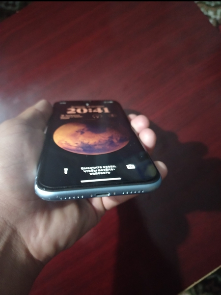iPhone XR в идеальном состоянии