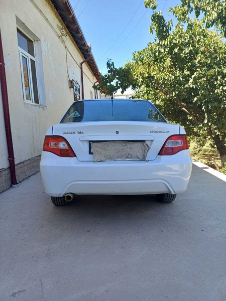 Avtomobil nexia 2