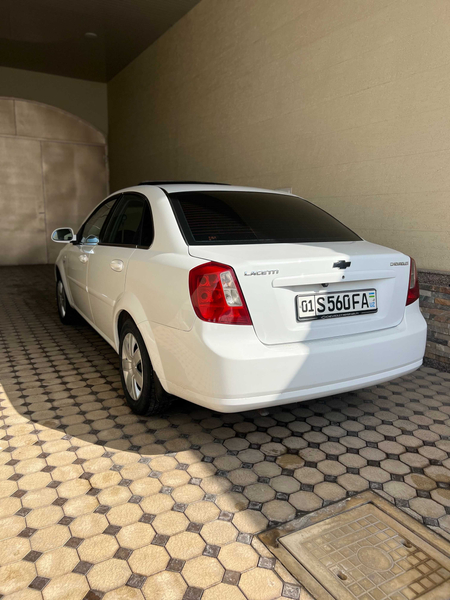 Lacetti белый аренда с выкупом