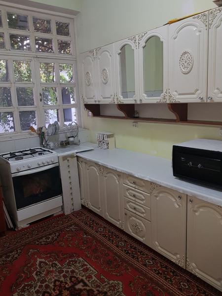 Uy katej  ijaraga  beriladi  luxe hovli