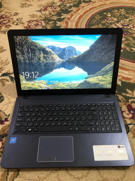 Noutbuk Asus Ofisnoy B/U / Intel Celeron N4000