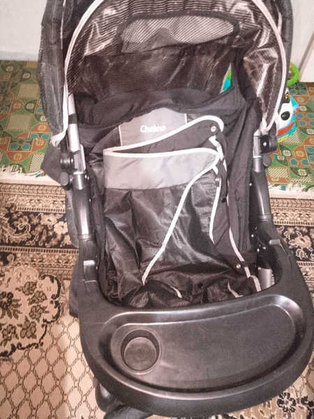 Продаю коляску.покупала в том году,в отличном состоянии,колеса мощные