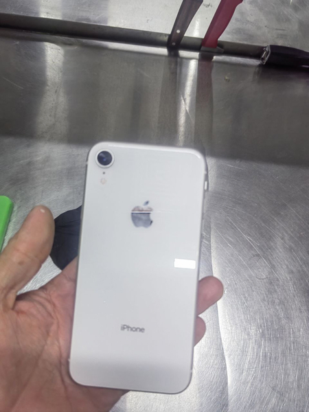продам iphone xr 128 gb.    в отличном состоянии