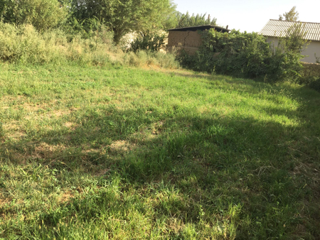 Уй куриш учун Курук йер майдони сотилади.
