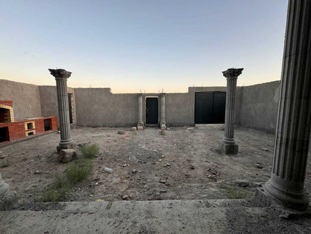3.3 sotiqli qurilishi tugallanmagan hovli sotiladi