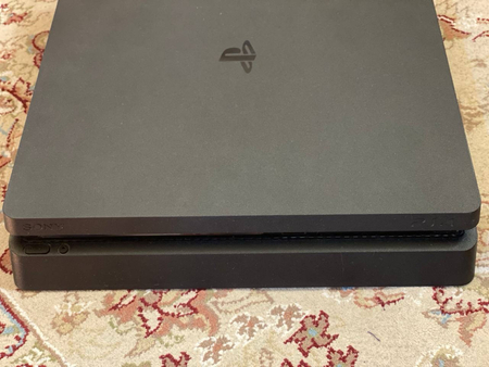 PlayStation 4 | 500GB + два джойстика и игры