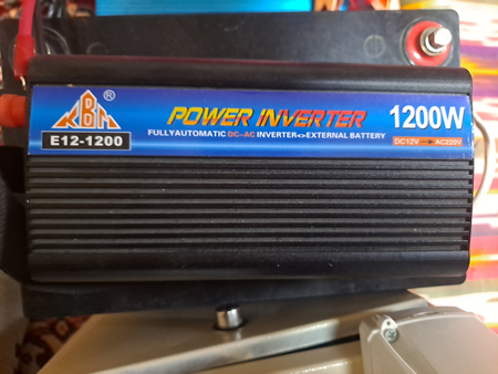 Akumlyator inverter zaryadchik