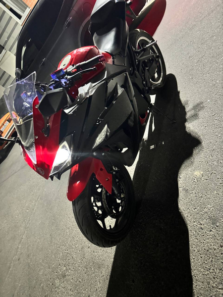 Elktro motoskil sotiladi tez va arzon 2024 yil