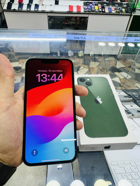 iPhone 13  128 gb green 100% yengide