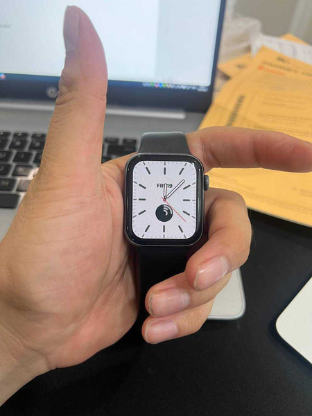 Срочно продам iWatch 44mm aluminium в идеальном состояние