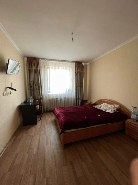 Беруни метро не далеко 2 комнатная семье