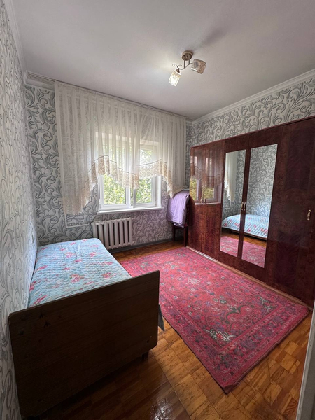 Продается 4/4/5 на м-ве Карасу-3 (Площадь 93м² Сдвоенный зал)