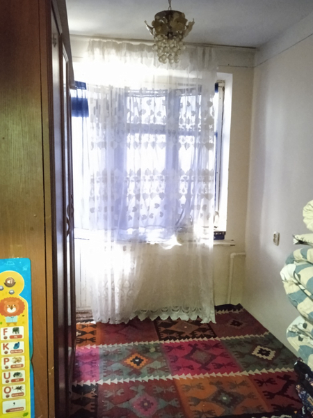 Срочно пахтазор тарговкадан асака банк тарафдан 2хона 4этаж сотилади