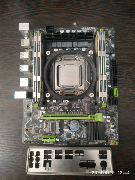 X79+E5 2650+16Gb !!!На запчасти!!!