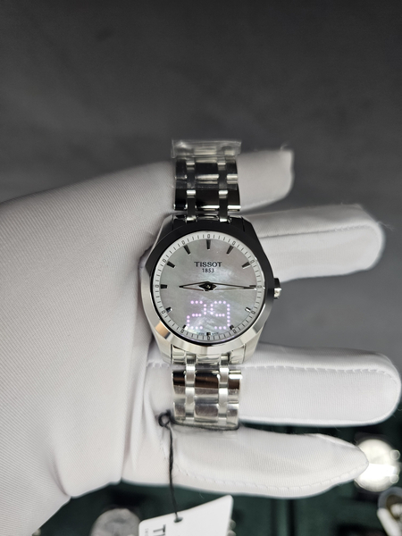 Женские часы Tissot Couturier Secret Date