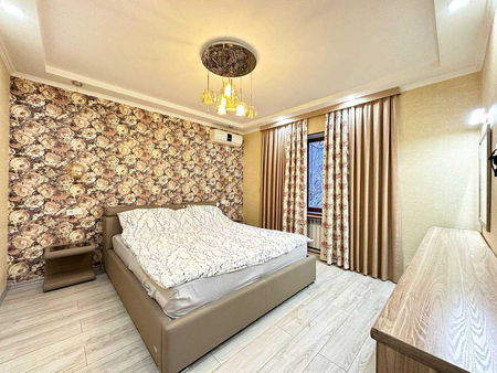 Продаётся 4х-комнатная 106м2 на Садык Азимова