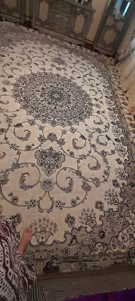 Gilam sotiladi 6ga 4